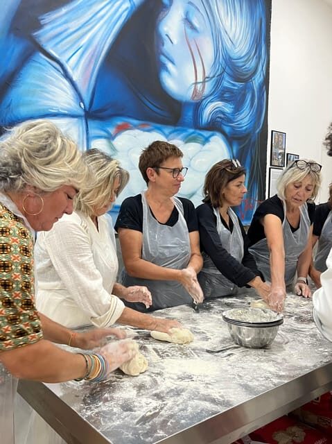 Pizza-Making Workshop by night with glass of wine - FAQs