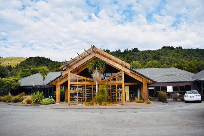 Pkaha Wildlife Centre Guided spiritual Tour from Wellington - Pkaha Wildlife Centre Guided Spiritual Tour from Wellington