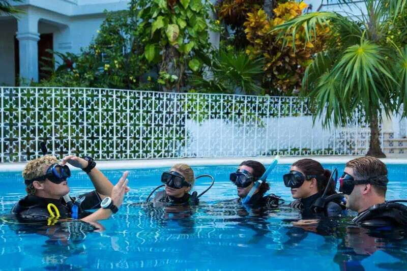 Playa del Carmen: Discovery Scuba Diving - Non Certified - Practical Details: Durations, Group Size, and Costs
