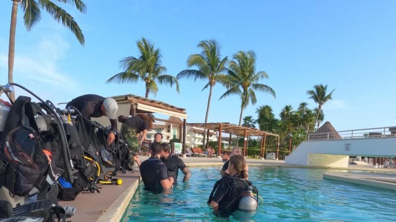 Playa del Carmen: Introductory Scuba Diving at Coral Reefs - An In-Depth Look at the Experience