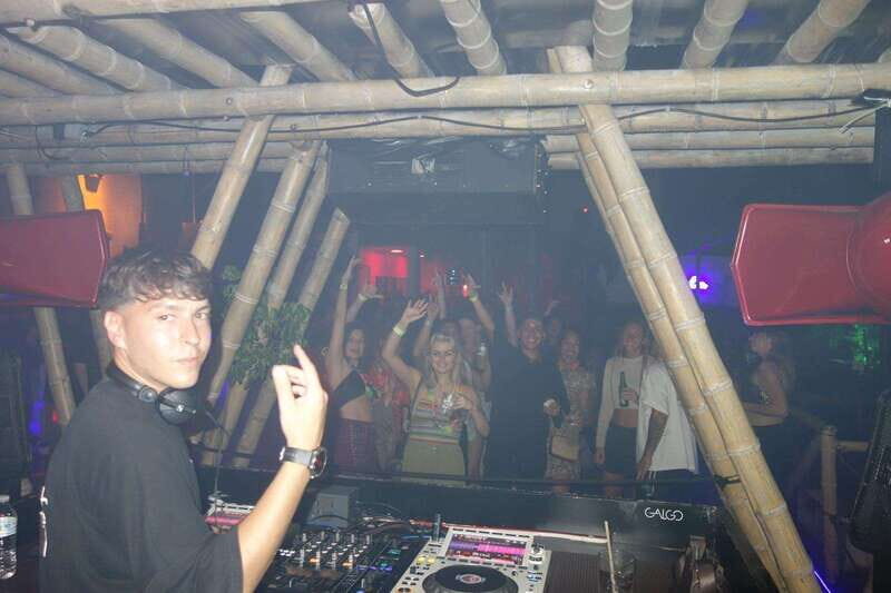 Playa del Carmen: Social Pubcrawl, meet fellow travelers - Introduction to Playa del Carmen’s Social Pub Crawl