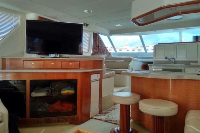 Playa Mujeres: Private Yacht Rental - 4hr SR55H4 #GMBSR55FUN - FAQ