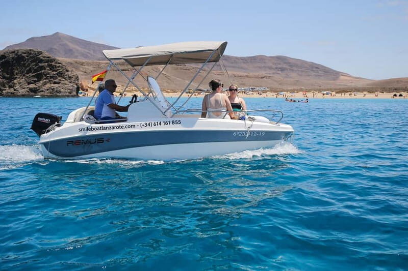 Playa Papagayo: Self-Drive Boat Rental - Exploring Playa Papagayo from the Water