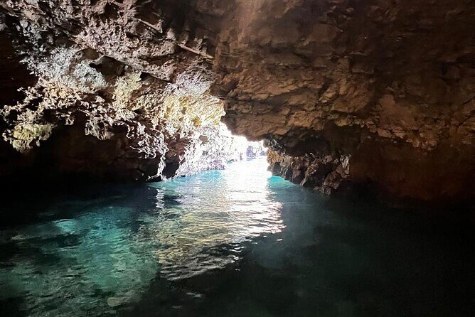 Polignano a Mare luxury boat tour, aperitif, diving and snorkeling - FAQs