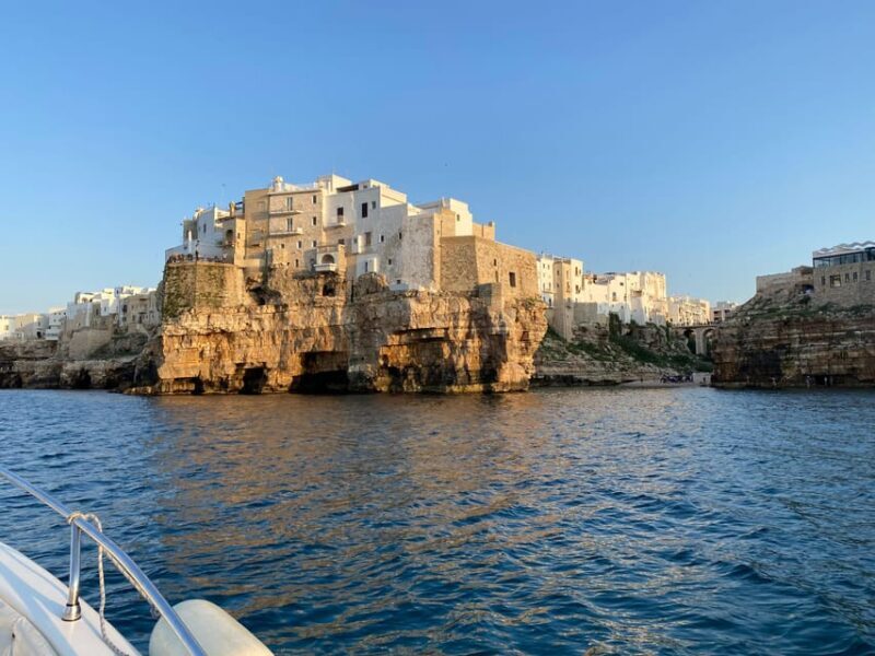 Polignano a Mare: Tour of Barca Tra Grotte with Aperitivo - An Overview of the Boat Tour Experience