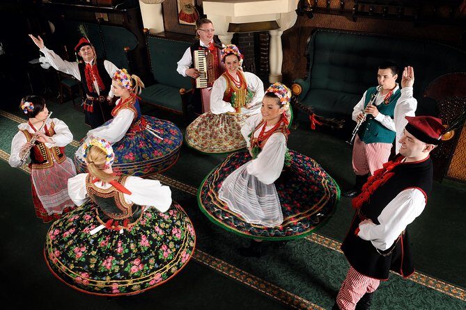 Polish Folk Show with 3 course dinner in Krakow legendary restaurant - Key Points