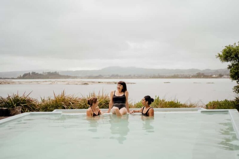 Polynesian Spa Rotorua: Deluxe Lake Spa Hot Spring Bathing - In-Depth Review of the Polynesian Spa Deluxe Lake Spa Experience
