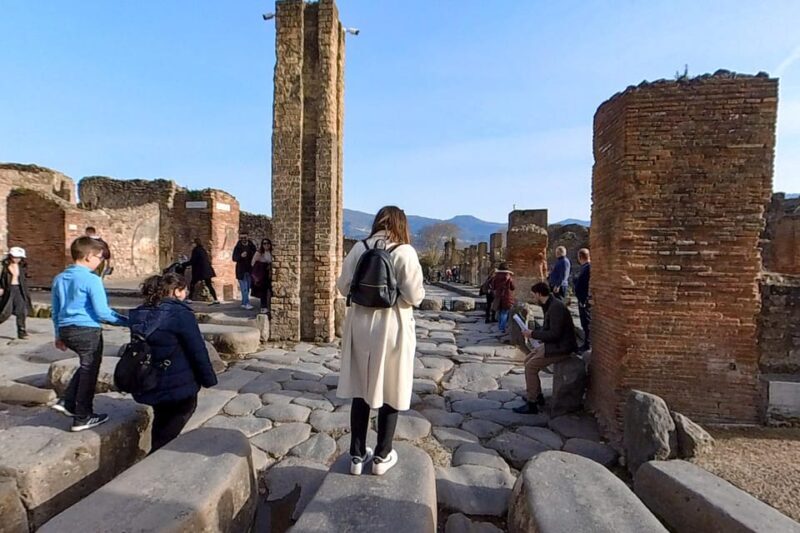 Pompeii: 2 Hours Skip the Line Visit with a Licensed Guide - Key Points