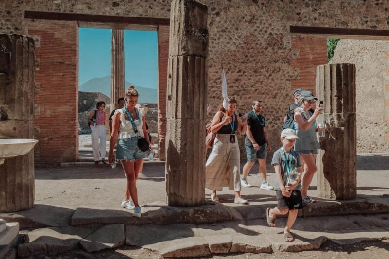 Pompeii 3hours Villa of Mysteries tour with an Archaeologist - FAQ
