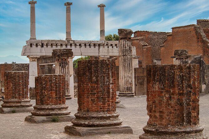 Pompeii and Herculaneum Small-Group with an Expert Archaeologist - FAQs