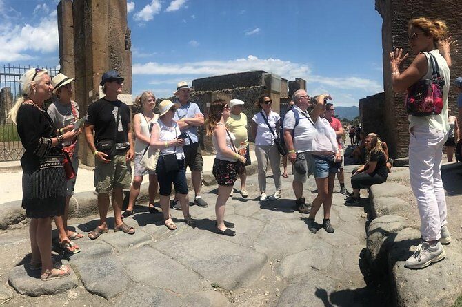 Pompeii and Vesuvius Small Group Tour From Naples with Pizza - FAQ
