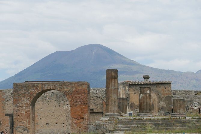 Pompeii and Vesuvius - VIP Tour/Small Group with Lunch - An In-Depth Look at the Pompeii and Vesuvius VIP Tour  
