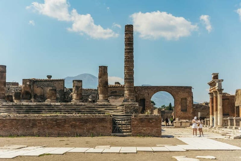 Pompeii: Group Tour with an Archeologist Guide - Summary