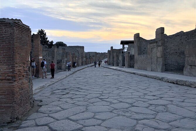 Pompeii Guided Tour with Skip the Line Entry - Practical Details and Tips