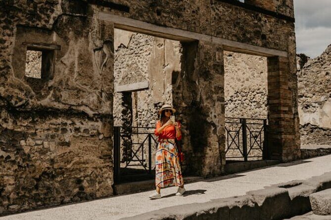 Pompeii Guided Tour with Train Included from Rome - Key Points