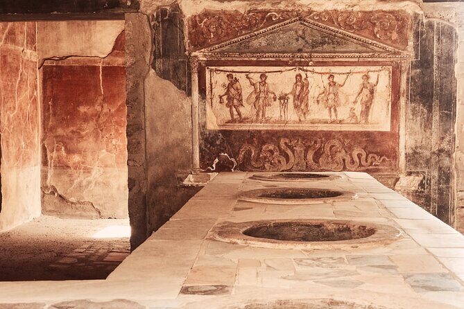 Pompeii Private Tour with an Archaeologist and Skip The Line - 3 hours - Key Points
