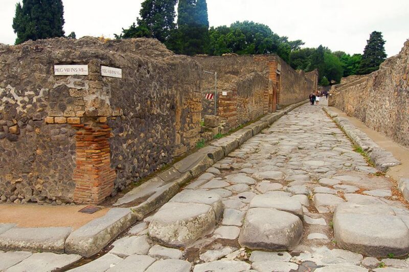 Pompeii: Skip-the-Line Guided Tour with Expert Archaeologist - Practical Details: What to Expect and Tips
