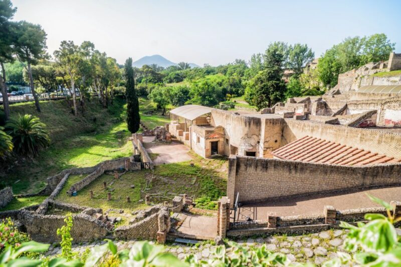 Pompeii: Small Group Tour with an Archaeologist - Who Should Consider This Tour?