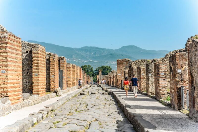 Pompeii: Small Group Tour with an Archaeologist - FAQ