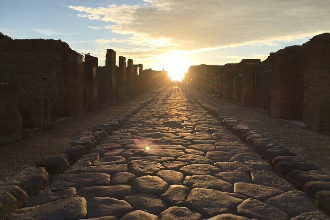 Pompeii tour at sunset time - A visit away from the crowds - A Closer Look at the Sunset Pompeii Tour
