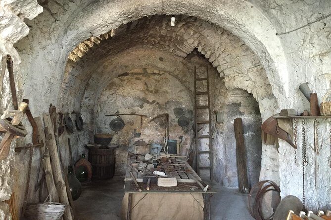 Pompeii-Wine tasting tour from Sorrento, licensed guide included - FAQ