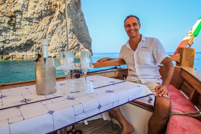 Ponza, boat trip on board the Zannone 1954 - FAQ