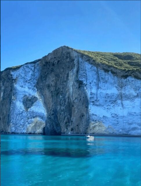 Ponza/Palmarola boat tour with lunch on board - Who Will Love This Tour?