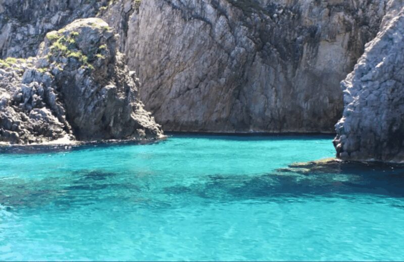 Ponza/Palmarola boat tour with lunch on board - FAQs