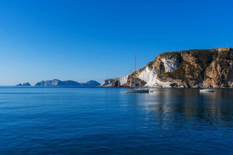 Ponza: Palmarola & Ponza Island Cruise with Swimming & Lunch - Exploring the Ponza and Palmarola Islands Cruise: A Practical Review