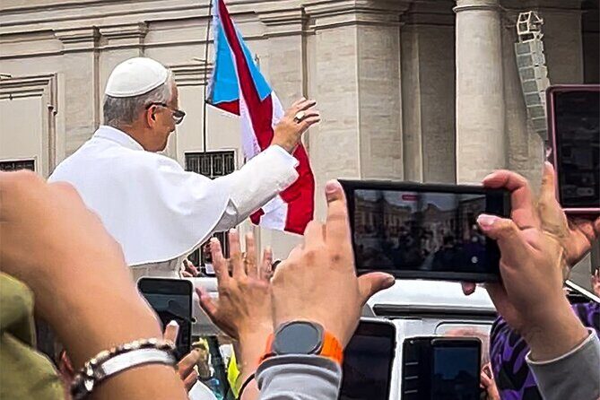 Pope Leo XIV Audience with Guided Entrance - Key Points