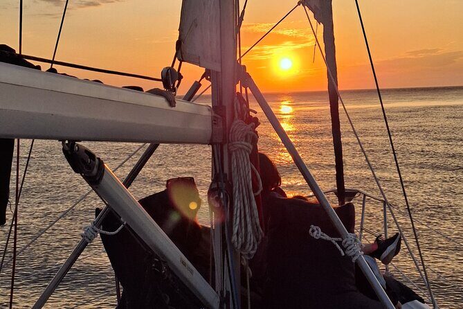 Port shared Thullium Sailboat, enjoy a magical sunset&open sail! - Who Will Love This Tour?