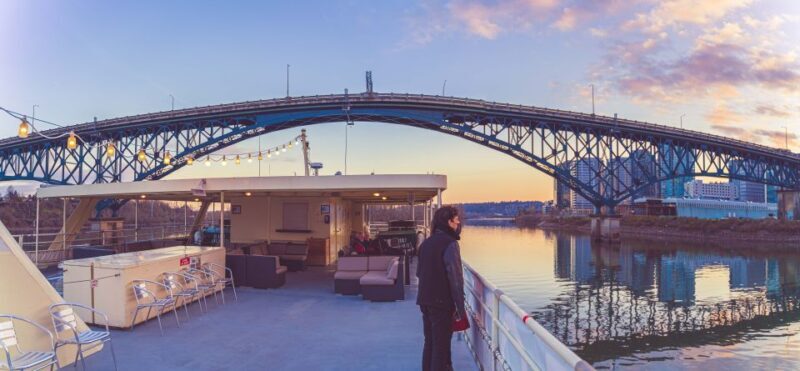 Portland: Happy Hour Sightseeing Cruise - Comfort and Accessibility