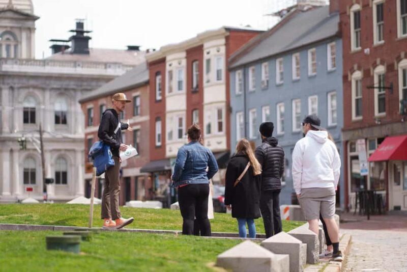 Portland: Walking Food Tour  Warm Donuts & History - Portland: Walking Food Tour Warm Donuts & History — A Delicious Dive into the Old Port