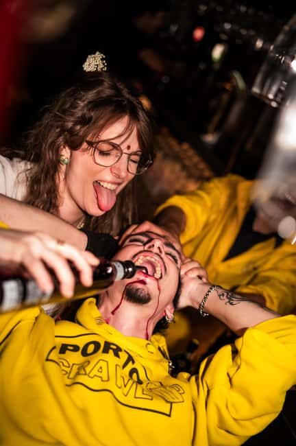 Porto: 4 Bar Pub Crawl, 7 Drinks, & Skip-the-Line Club Entry - Key Points