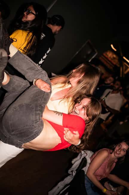 Porto: 4 Bar Pub Crawl, 7 Drinks, & Skip-the-Line Club Entry - Accessibility and Practical Tips