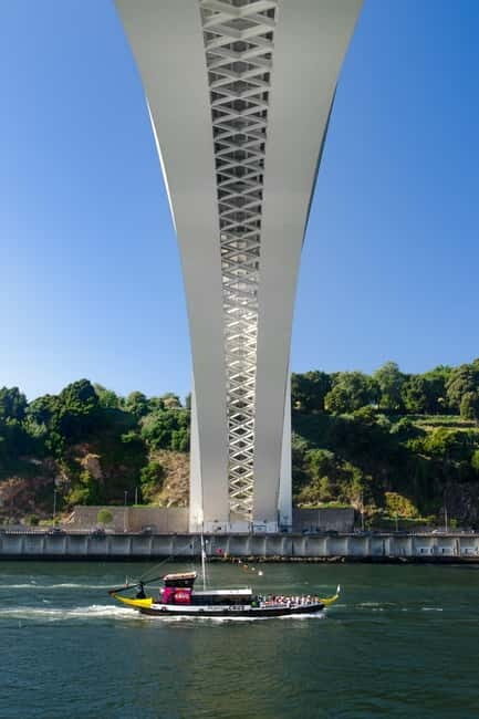 Porto: 6 Bridges Cruise on a Traditional Rabelo Boat - An In-Depth Look at the Porto 6 Bridges Cruise