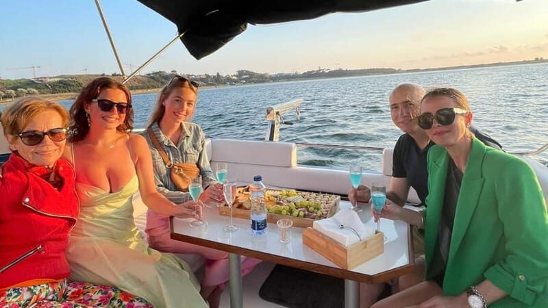 Porto: 6 Bridges Private Cruise with Local Wine and Snacks - The Experience: What Reviewers Say