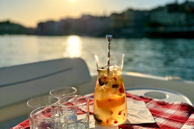 Porto: 6 Bridges Private Douro River Yacht w/ Food & Wine - Key Points