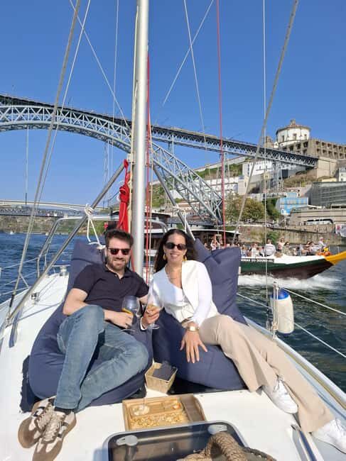 Porto, a cruise with open sails, drinks&snacks - Key Points