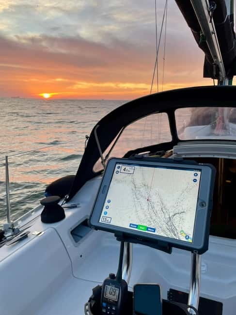 Porto: Best Exclusive Charming Sailboat Sunset - Key Points