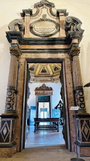 Porto Cathedral Guided Tour with Entrance Tickets - Key Points  