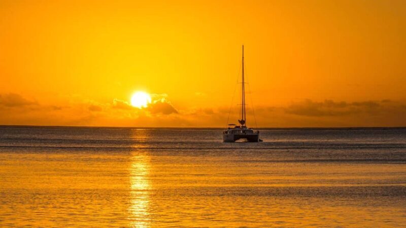 Porto Conte: Sunset catamaran excursion with aperitif - Key Points