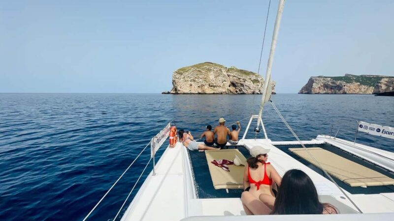 Porto Conte: Sunset catamaran excursion with aperitif - Practical Tips for Travelers