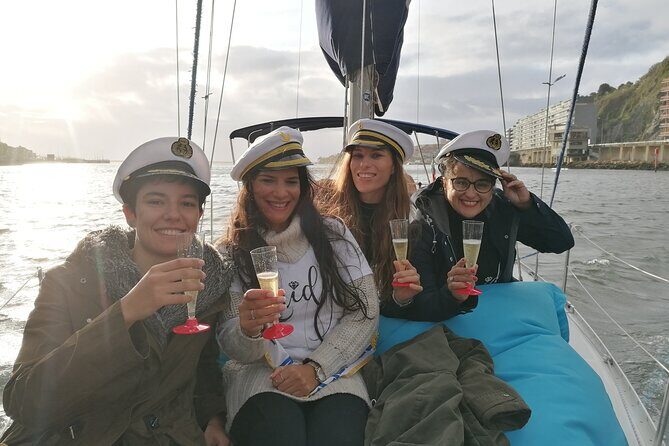 Porto: Cruzeiro privado rio douro até 8 pessoas com wine tasting - Who Should Book This Tour?