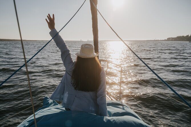 Porto: Cruzeiro privado rio douro até 8 pessoas com wine tasting - The Sum Up