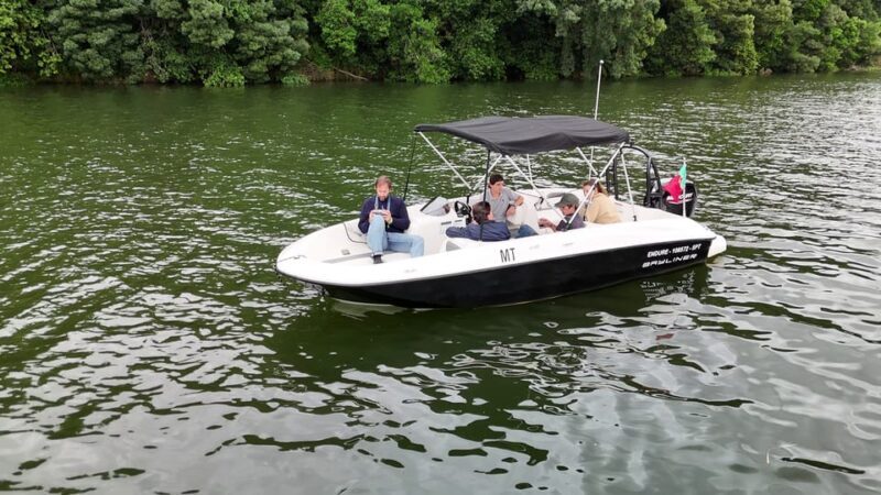 Porto: Douro River Cruise & Boat Tour with Port Wine Tasting - Accessibility and Practical Tips