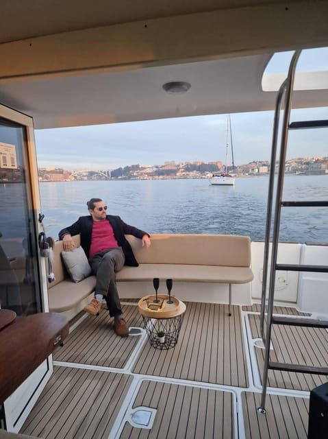 Porto: Douro River Cruise / Welcome Drink/with sunset option - Key Points