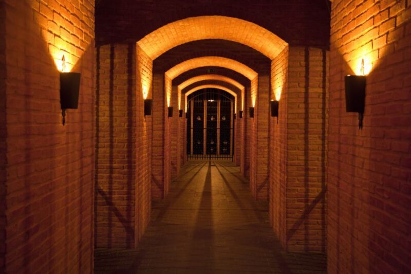 Porto: Graham's Port Lodge Tour with Premium Wine Tastings - Key Points