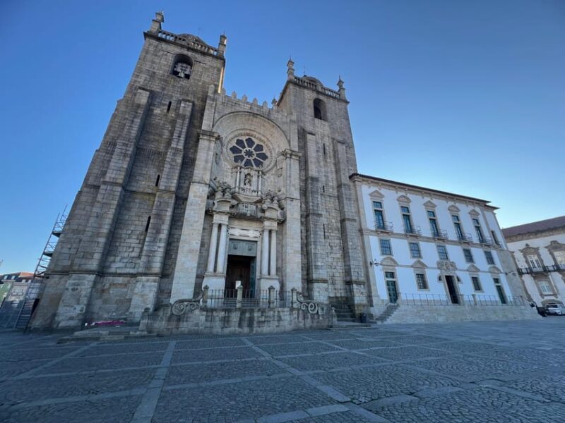 Porto: Guided City Highlights Walking Tour - Who should consider this tour?