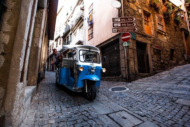 Porto Half-Day Private Tour with Tuk Tuk and Lello Bookstore - Key Points